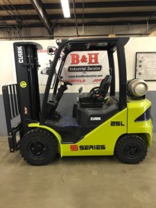 NEW Clark S25L 5,000lb Pneumatic : B&H Industrial Service Inc